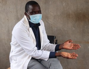 How health workers in Kibera are assessing sick children using a new ...